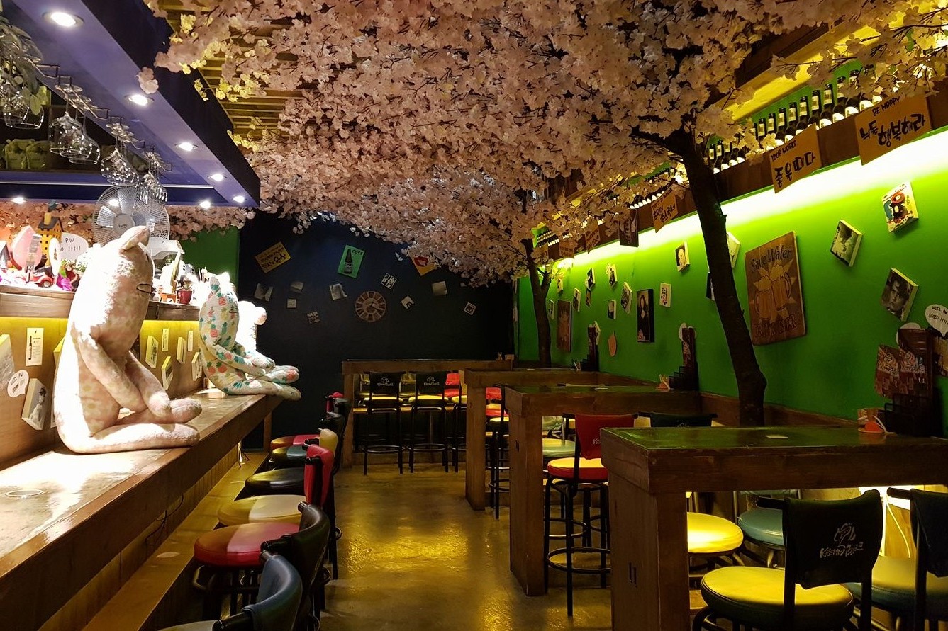 8 Best Flower Theme Cafes In SG Every Girl Will Adore
